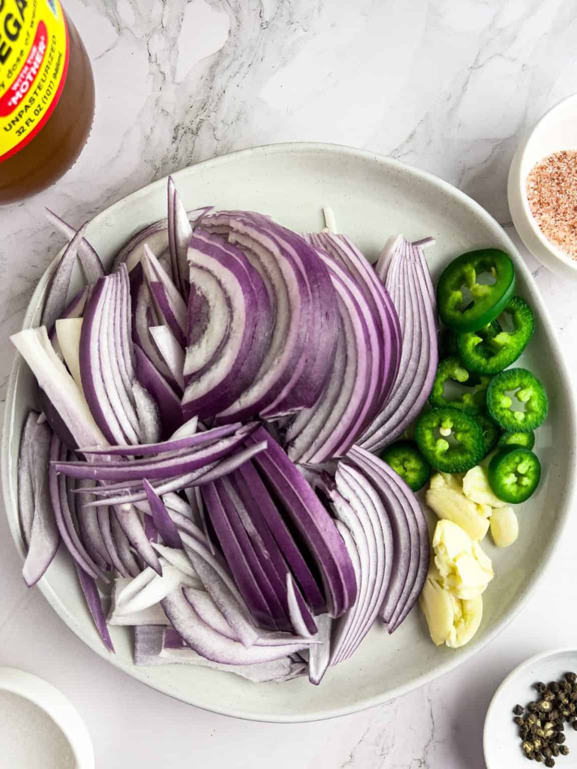 Spicy Pickled Onions Recipe - Curious Flavors