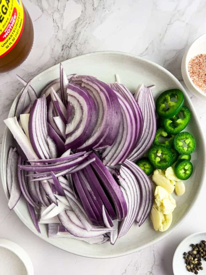 Spicy Pickled Onions Recipe - Curious Flavors